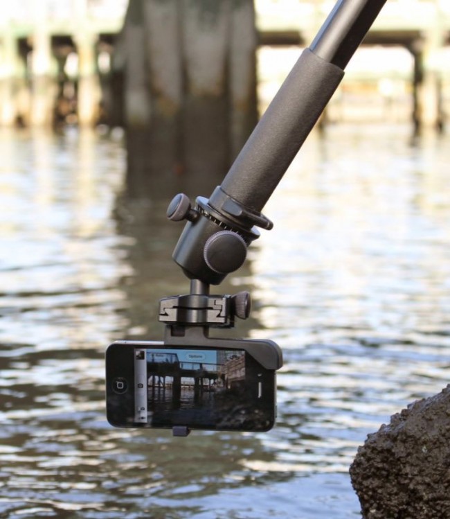 iPhone 4 / 4S Tripod Mount & Stand