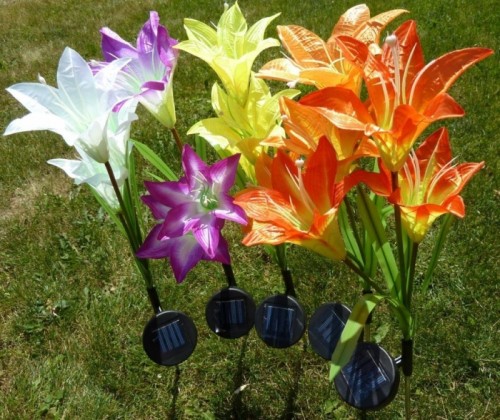 Solar Powered Light Up Lillies