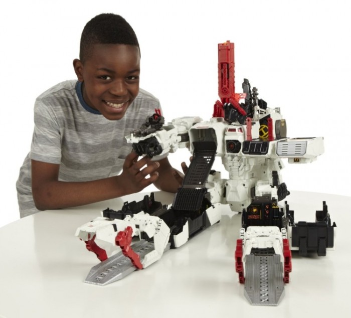 Transformers Generations Titan Class Metroplex
